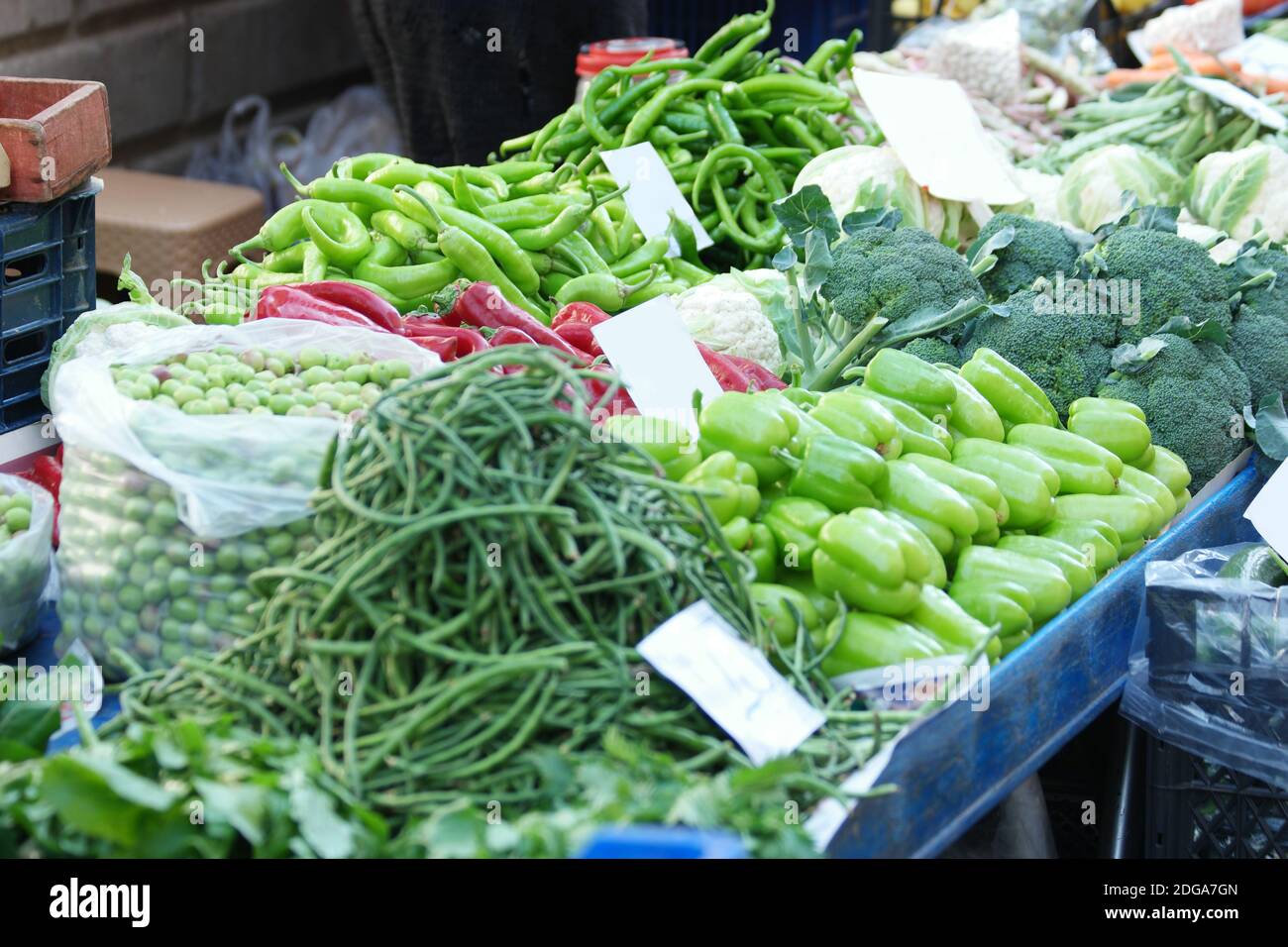 Market stall with fresh vegetables Stock Photo - Alamy
