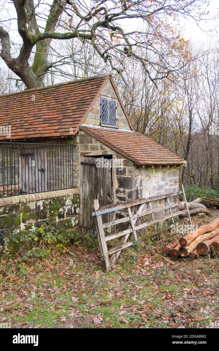 English country cottage farm hi-res stock photography and images - Alamy