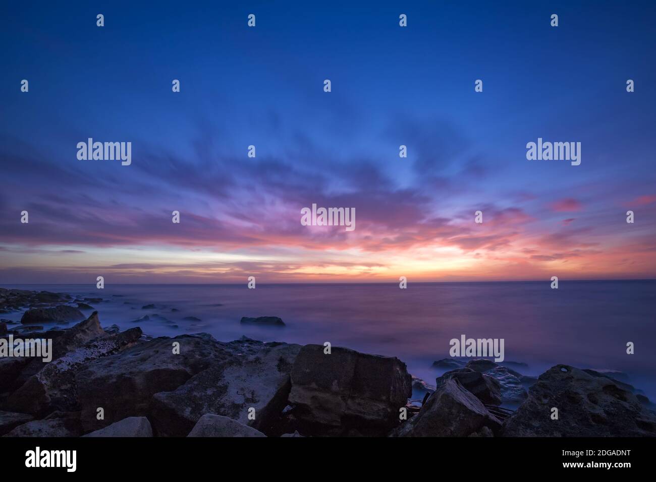 Wave during sunrise hi-res stock photography and images - Alamy