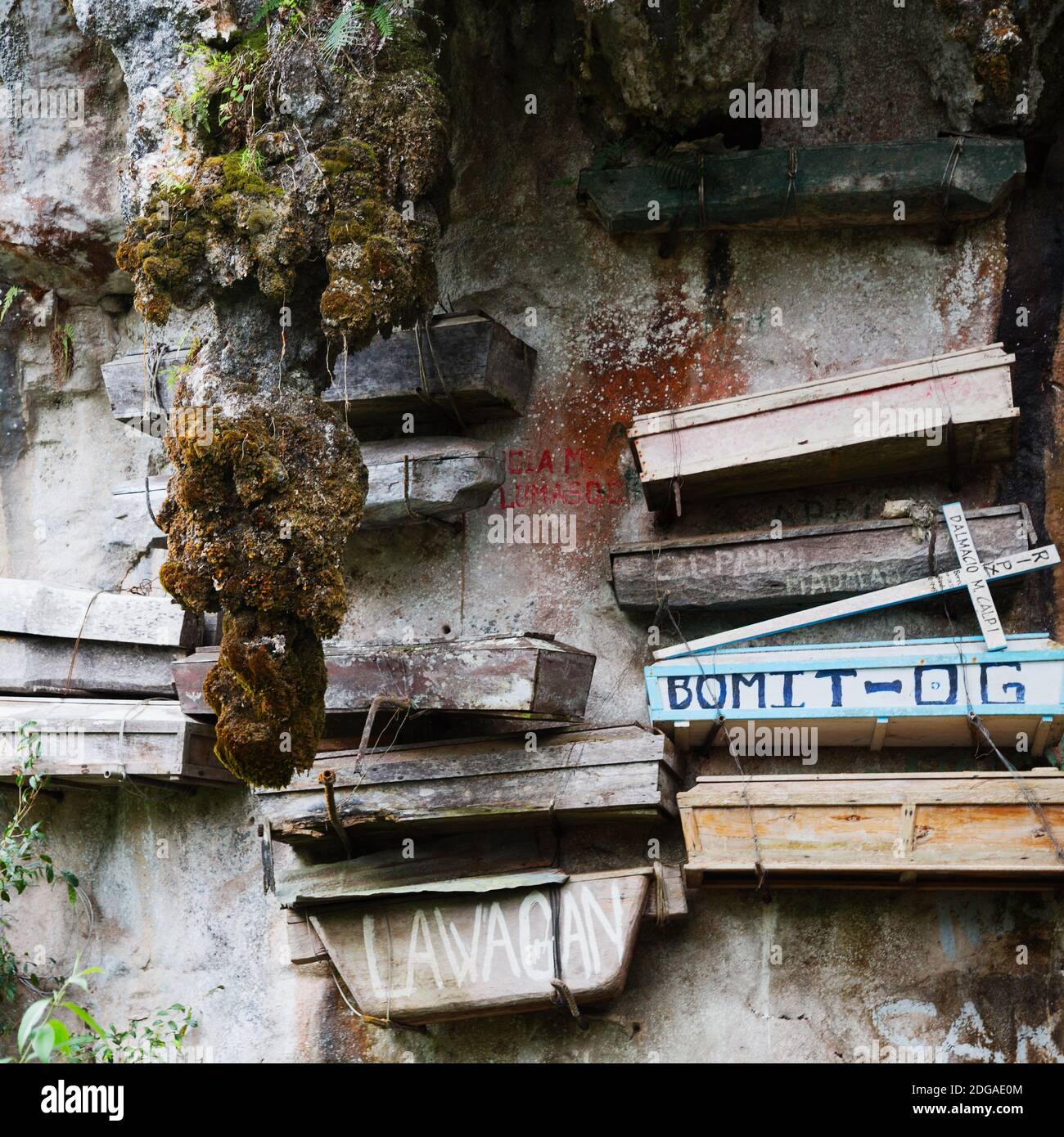 In philipphines the typical hanging cemetery Stock Photo - Alamy