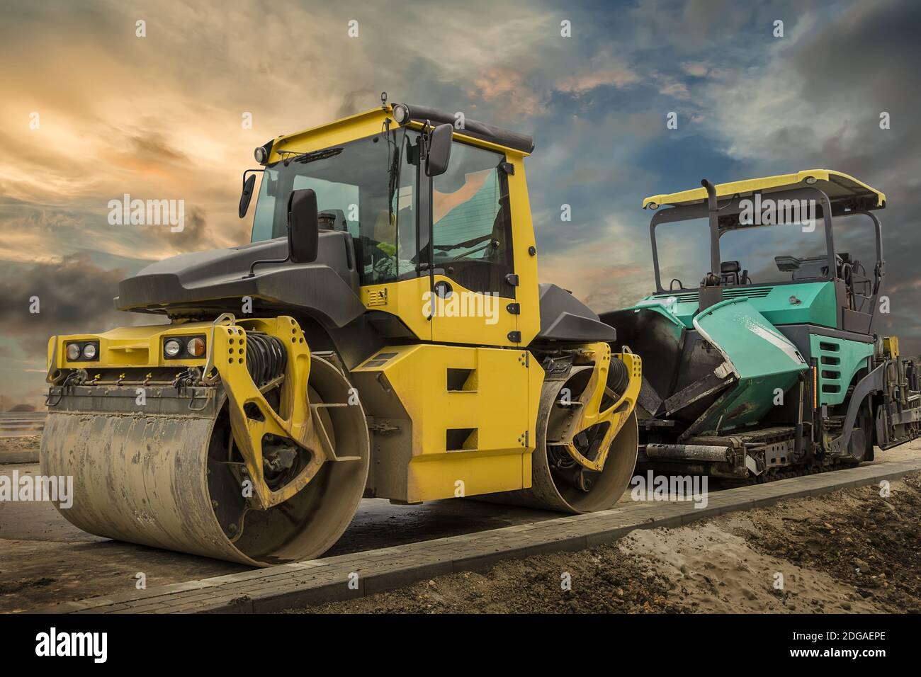 Asphalt placer hi-res stock photography and images - Alamy