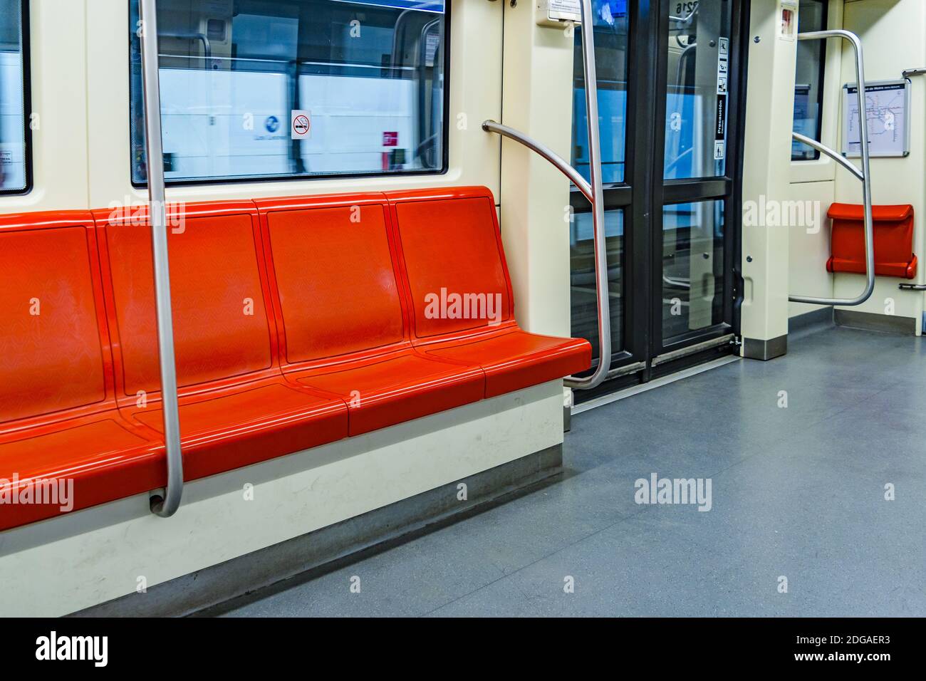 Subway legs hi-res stock photography and images - Alamy