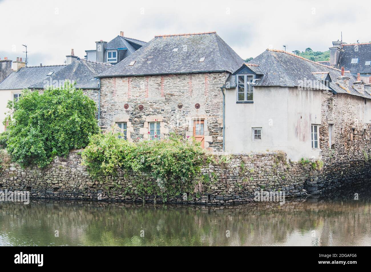 The inhabited rohan bridge on elorn river landerneau hi-res stock ...