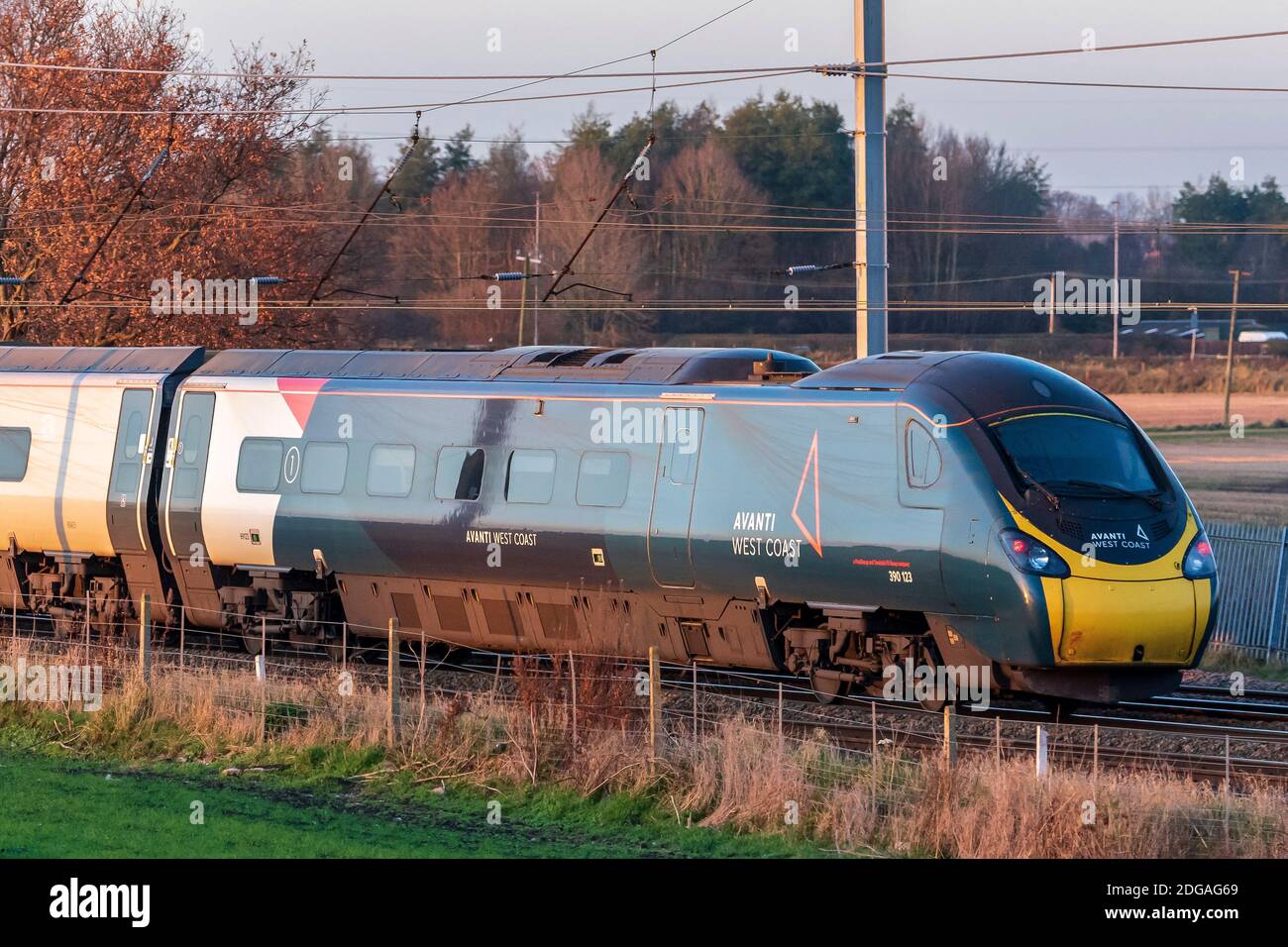 Avanti pendolino hi-res stock photography and images - Alamy