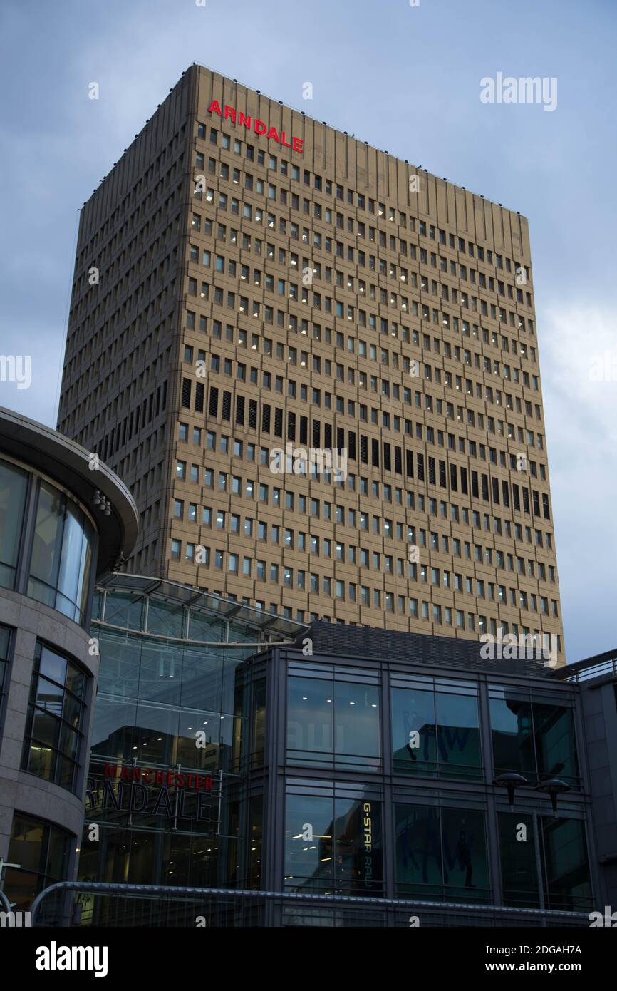 Manchester night building architecture hi-res stock photography and ...