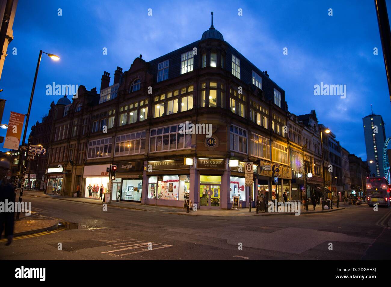 Manchester city centre night hi-res stock photography and images - Alamy