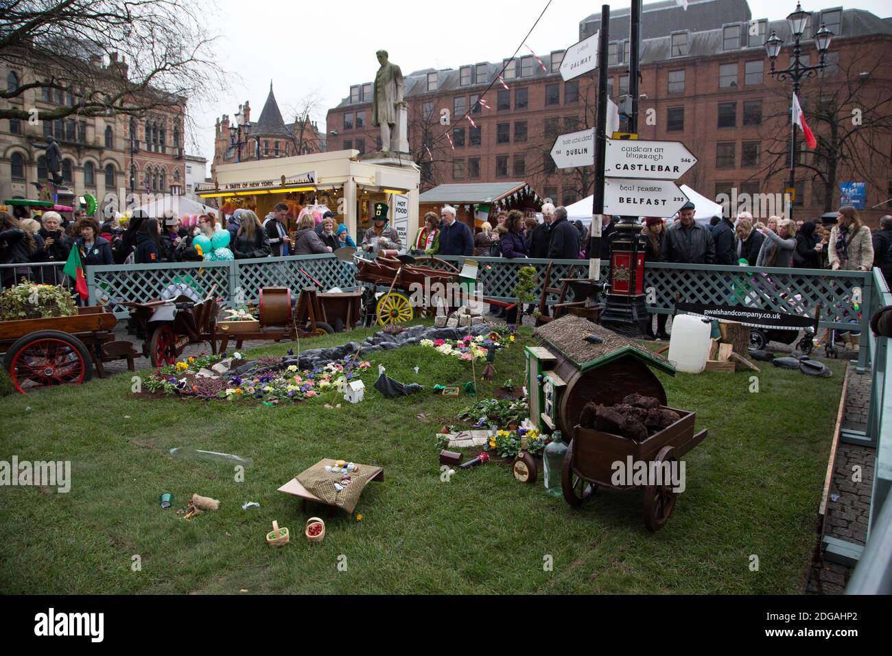 Manchester day parade hi-res stock photography and images - Alamy