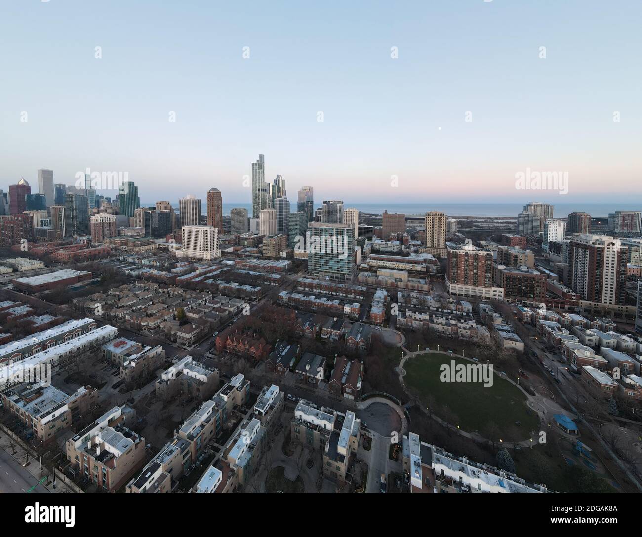 Chicago aerial night drone hi-res stock photography and images - Alamy