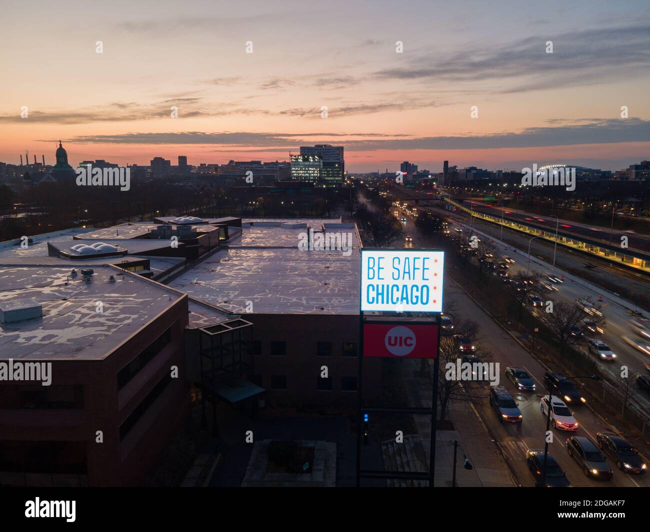 Chicago aerial night drone hi-res stock photography and images - Alamy