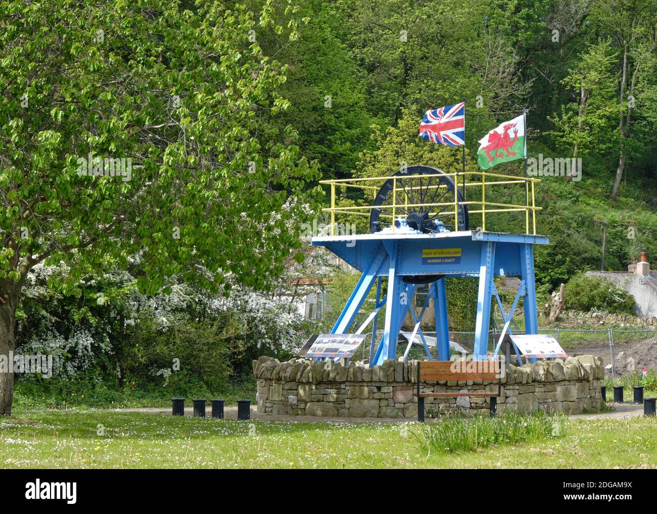 Minecraft shaft hi-res stock photography and images - Alamy