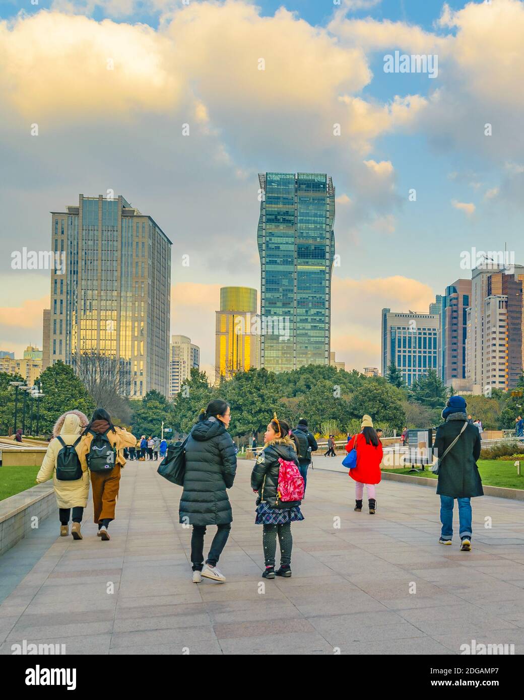 Shanghai square hi-res stock photography and images - Alamy