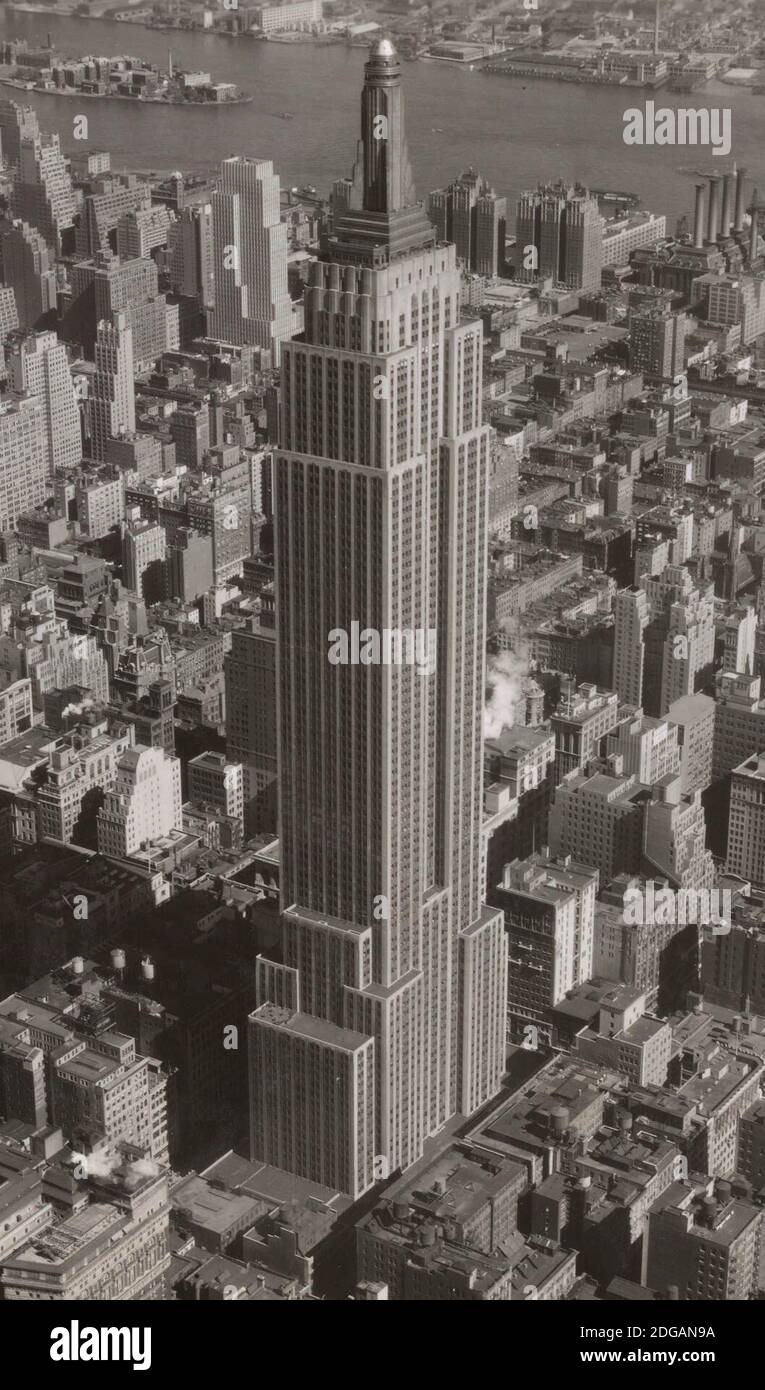 Was completed in 1931 hi-res stock photography and images - Alamy