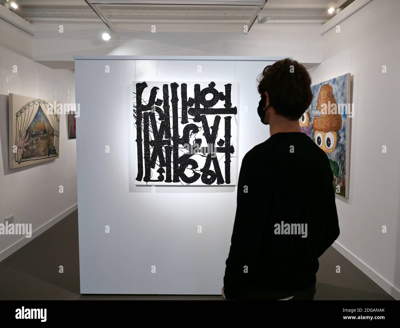 Retna ( Marquis Lewis ) the internationally nenowned street artist ...