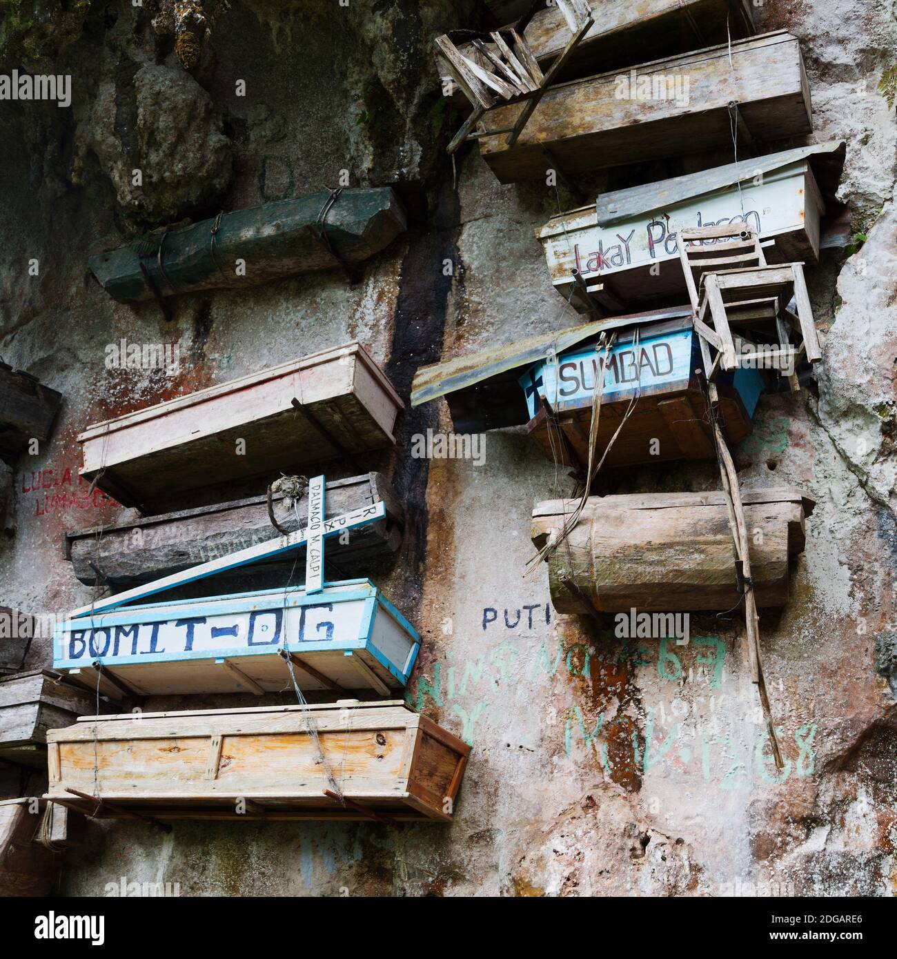 In philipphines the typical hanging cemetery Stock Photo - Alamy