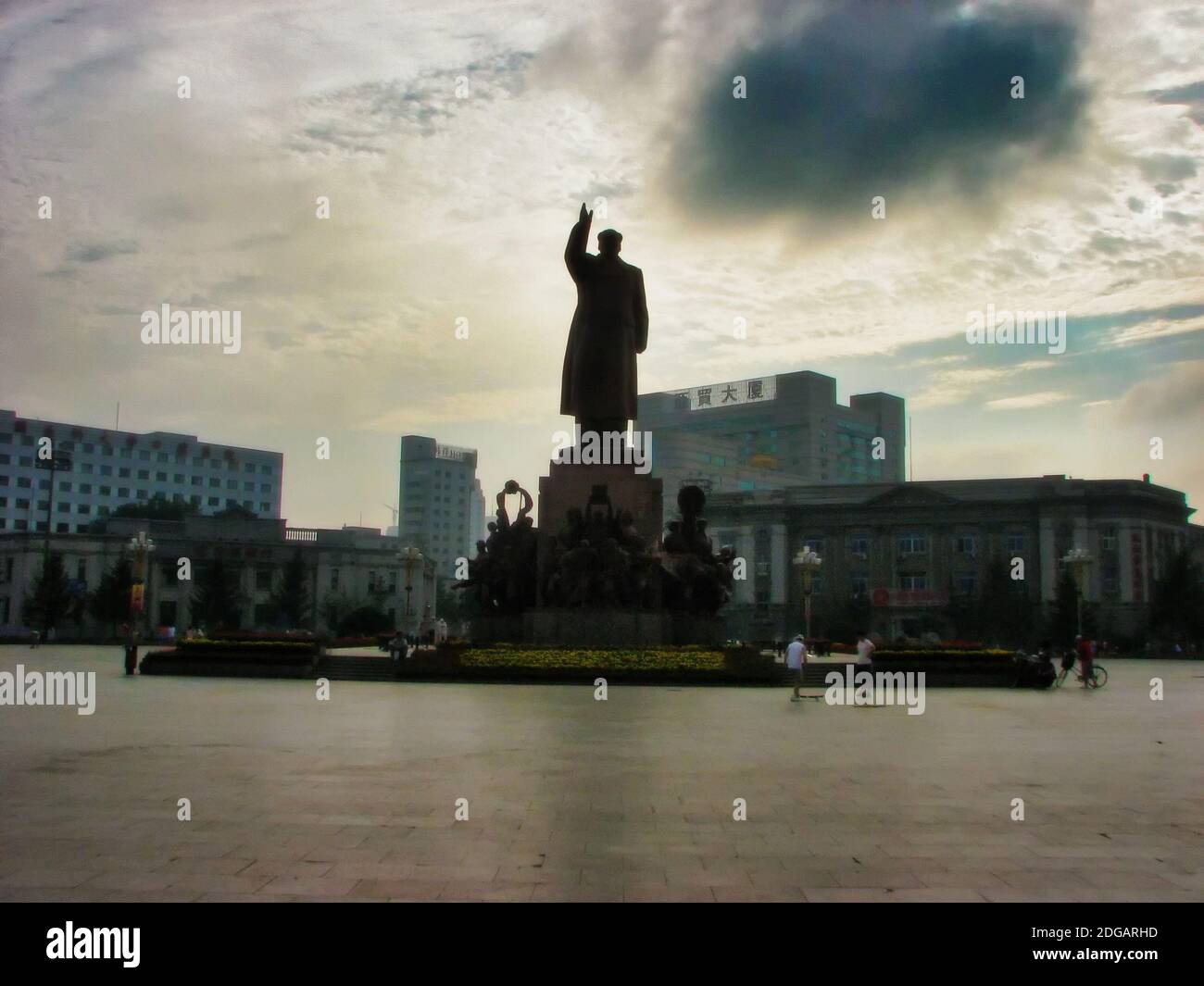 Statue of Mao Tse Tung in a square in Shenyang, China Stock Photo - Alamy