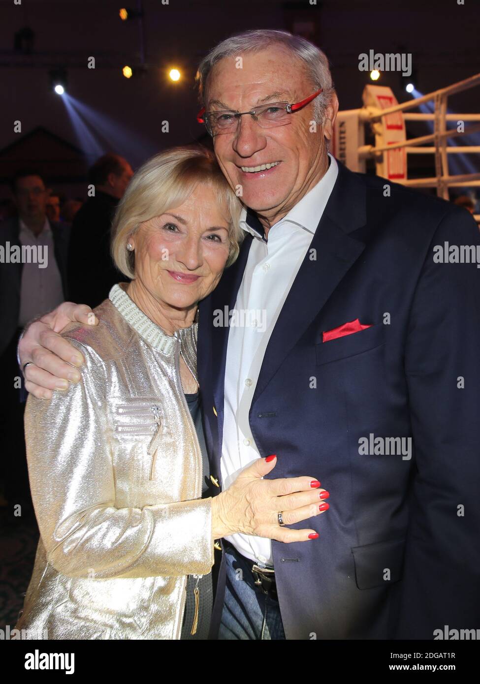 Football wife hi-res stock photography and images - Alamy