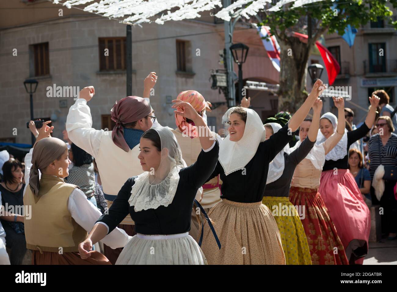 Mallorca traditional dance hi-res stock photography and images - Alamy