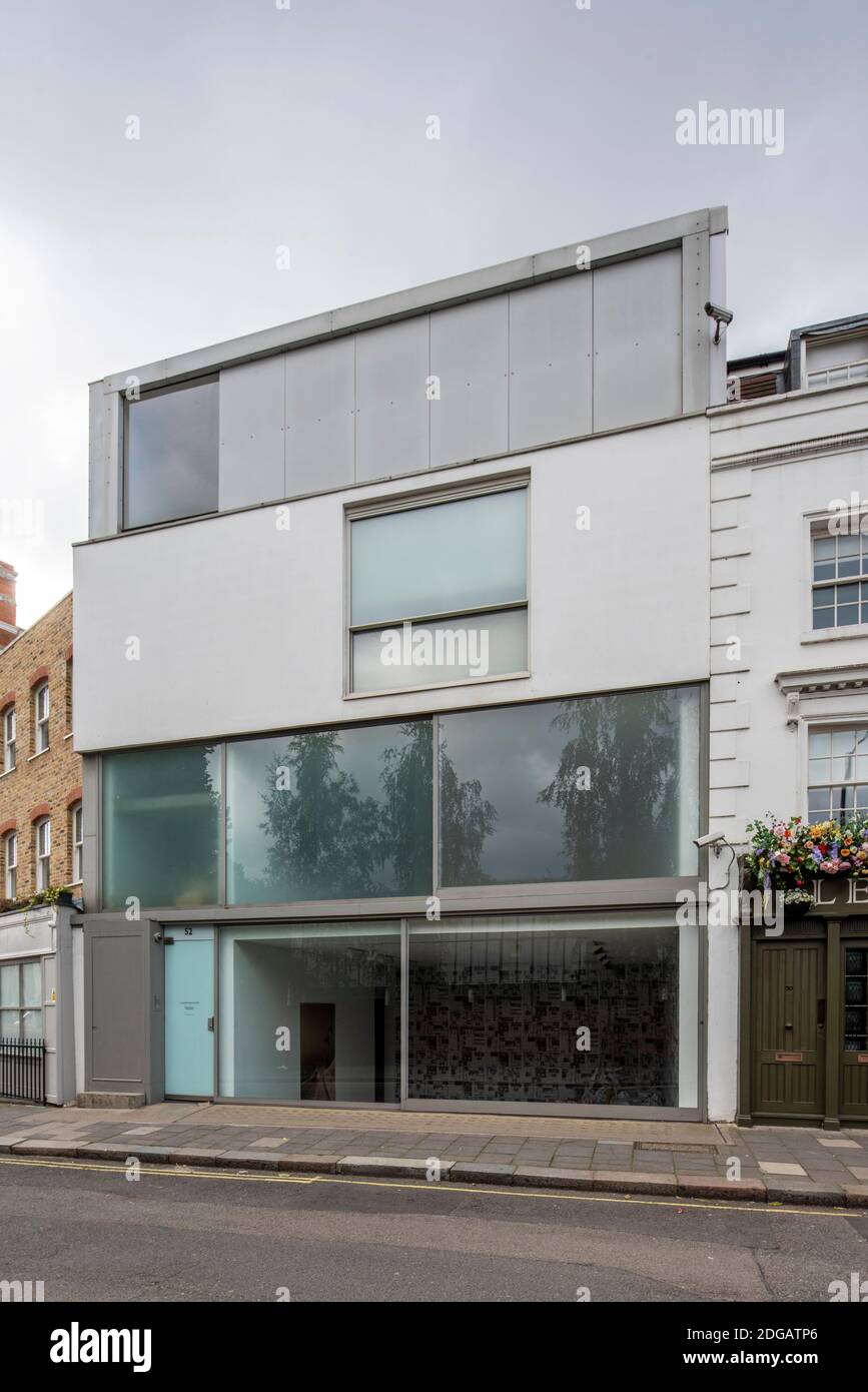 View of main elevation of Lisson Gallery. Lisson Gallery, Marylebone, United Kingdom. Architect ...