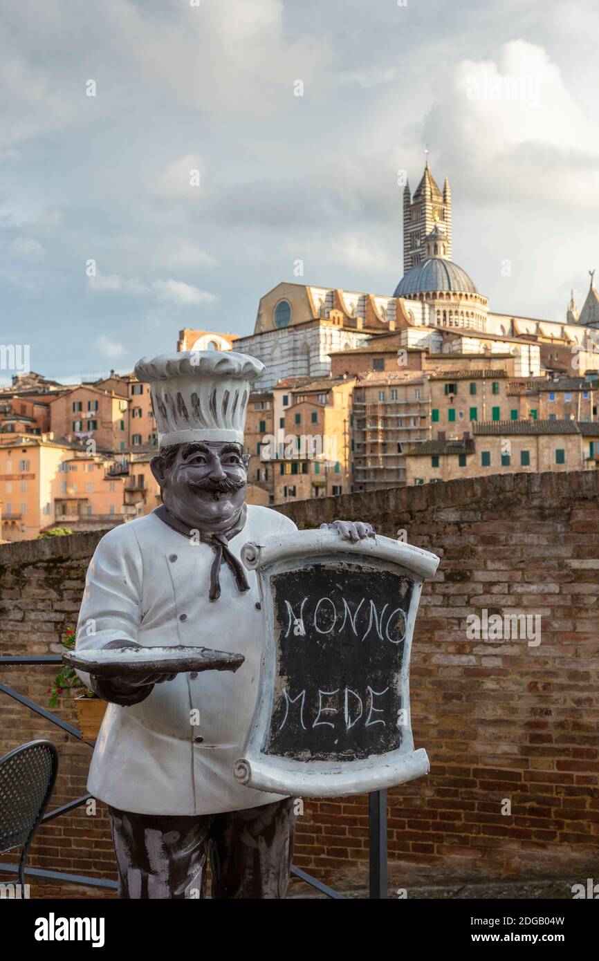 Chef statue hi-res stock photography and images - Alamy