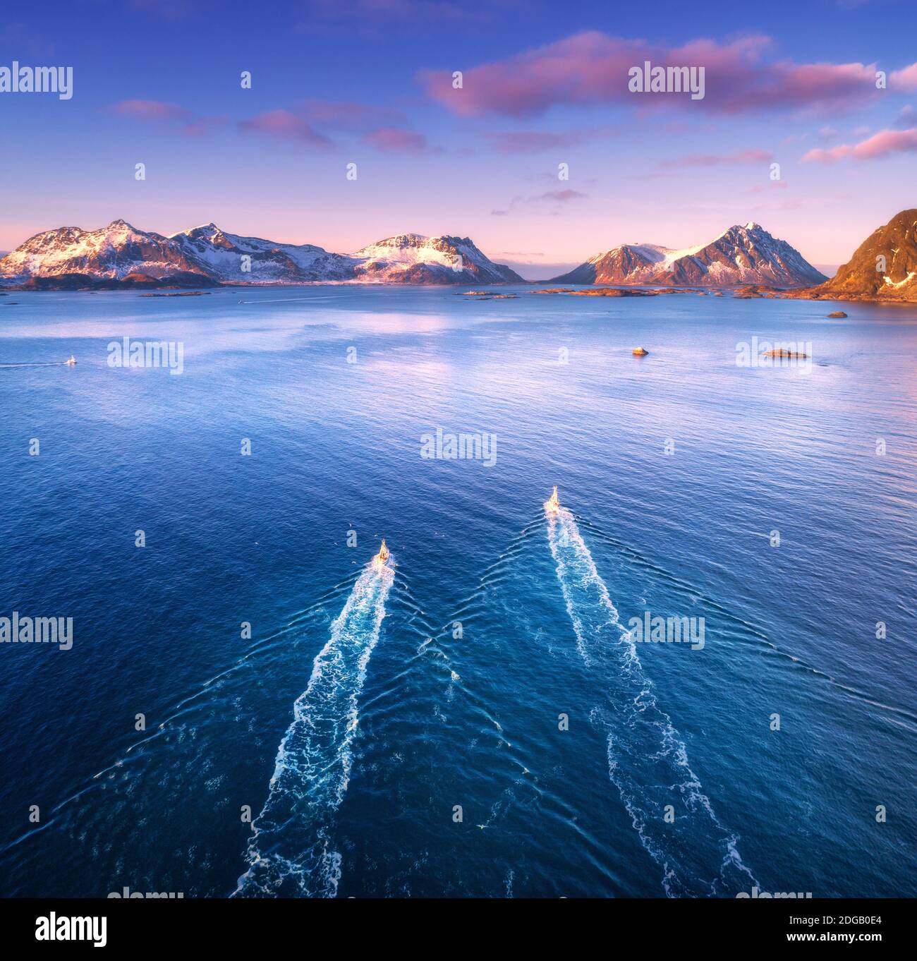 Aerial fishing boat hi-res stock photography and images - Alamy