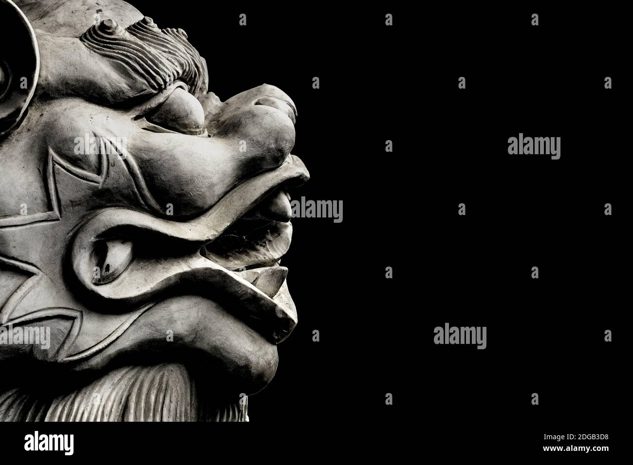 Head guardian lion sculpture hi-res stock photography and images - Alamy