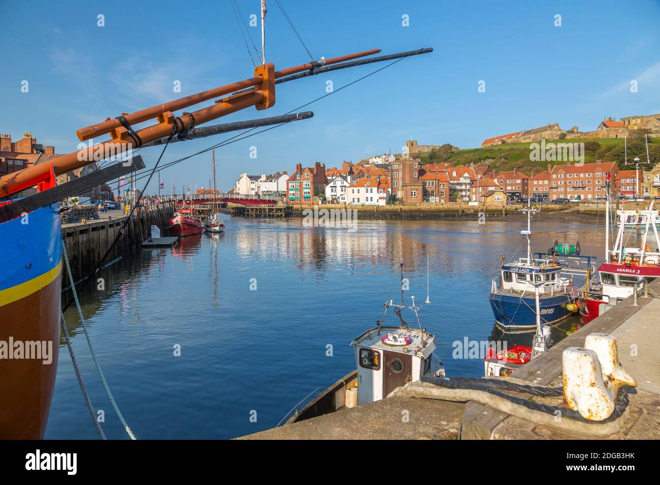 River esk whitby hi-res stock photography and images - Alamy