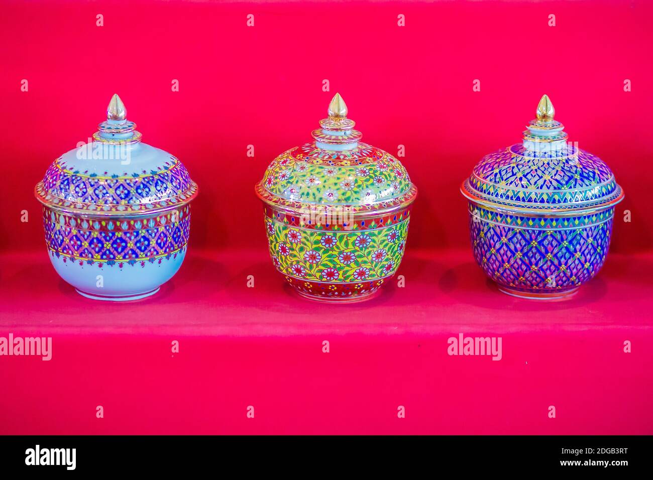 An antique thai benjarong ceramic hi-res stock photography and images ...