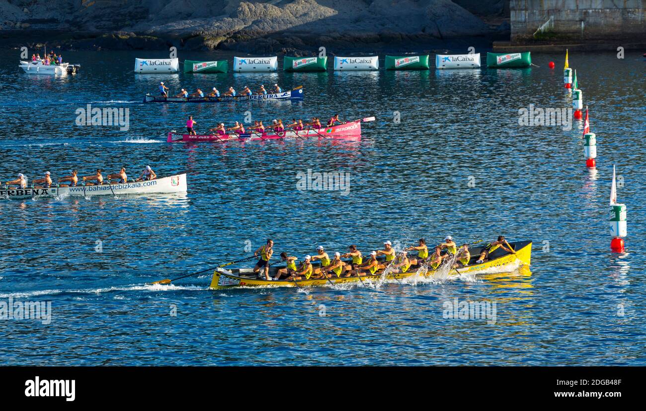 Trainera rowing hi-res stock photography and images - Alamy