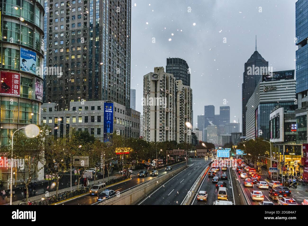 Shanghai snow hi-res stock photography and images - Alamy