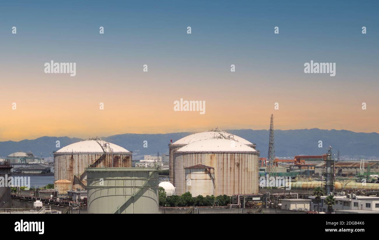 Oil refinery petrochemical plant factory from Osaka chemical industry ...