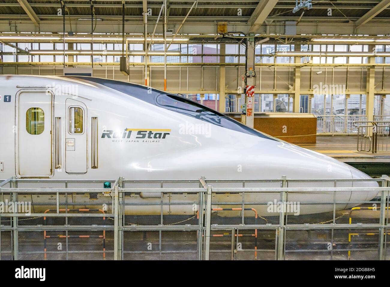 Bullet train side view hi-res stock photography and images - Alamy