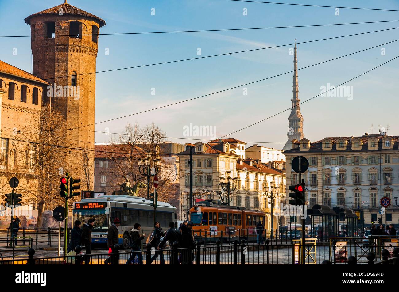 Castello square hi-res stock photography and images - Alamy