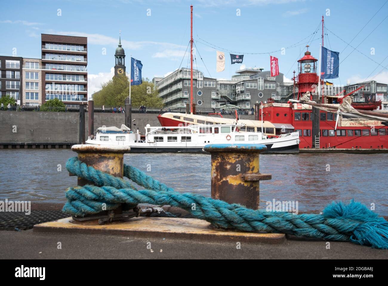 Bollard capstan hi-res stock photography and images - Alamy
