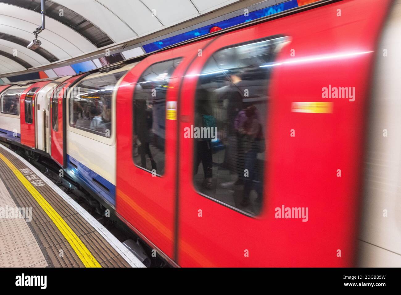 Yellow warning on train line hi-res stock photography and images - Alamy