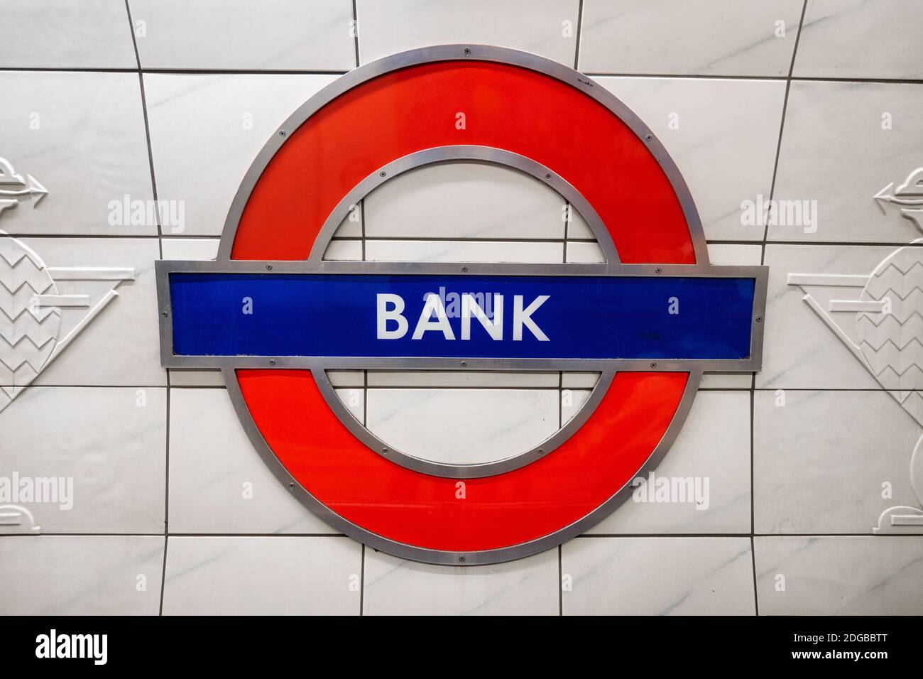 Bank underground station central line hi-res stock photography and ...