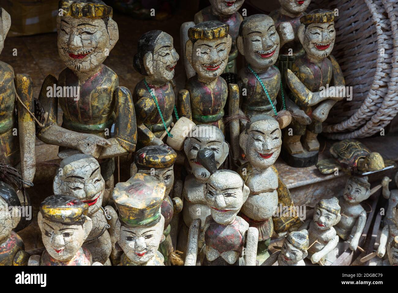 Asian Masks and puppet Stock Photo - Alamy