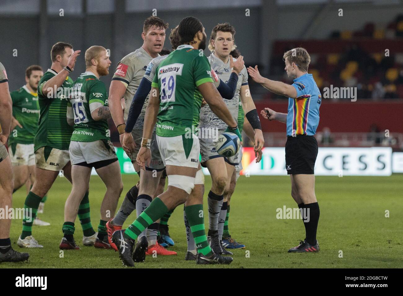 Christopher Ridley (Referee) in action Stock Photo - Alamy