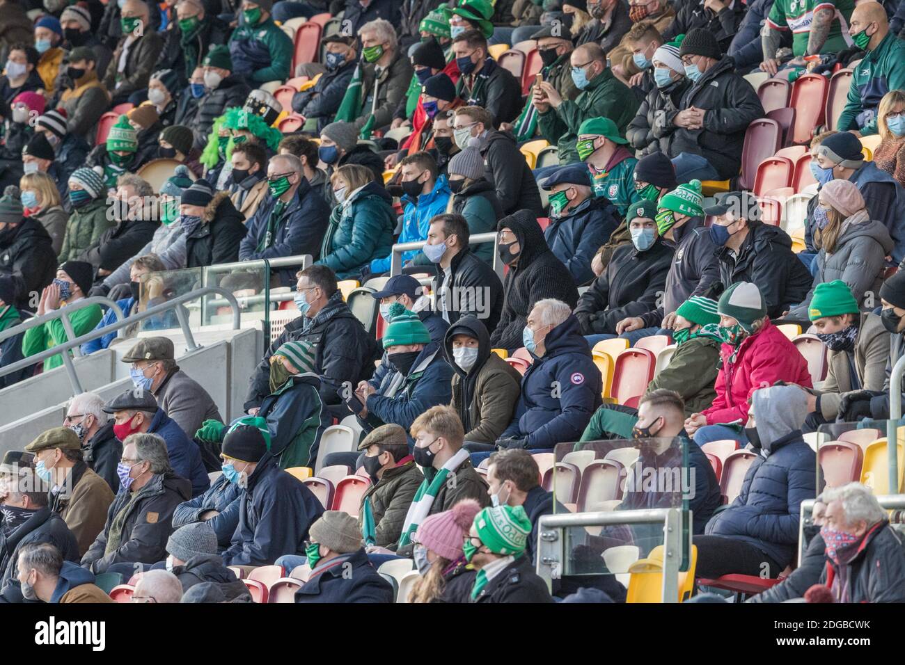 London Irish supporters back in the stands Stock Photo - Alamy