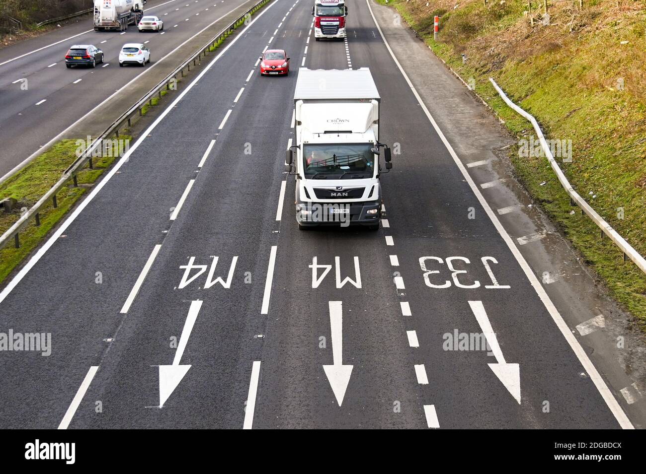 Uk road markings motorway hi-res stock photography and images - Alamy