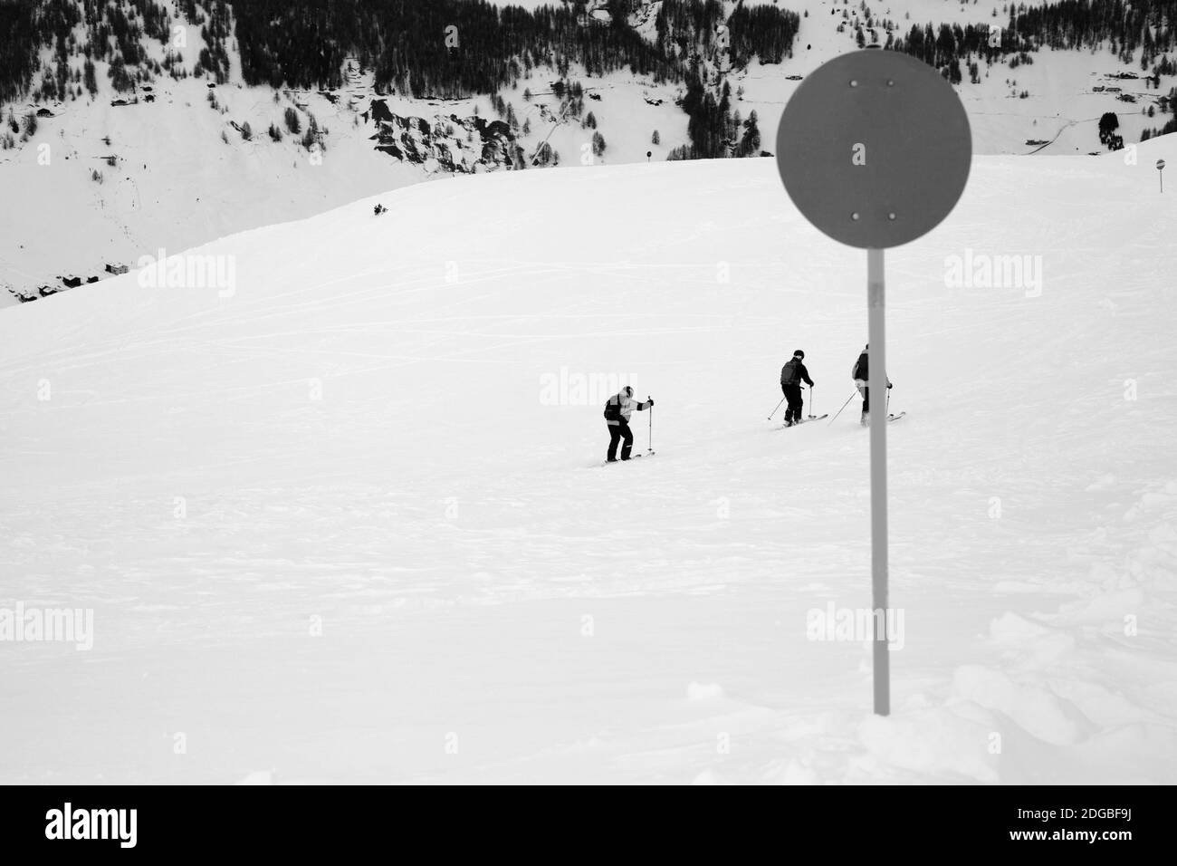 Piste marker sign hi-res stock photography and images - Alamy