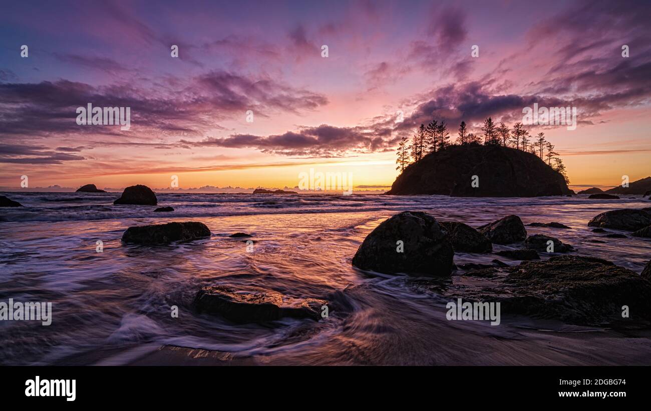 Beautiful dramatic scenery scene hi-res stock photography and images ...