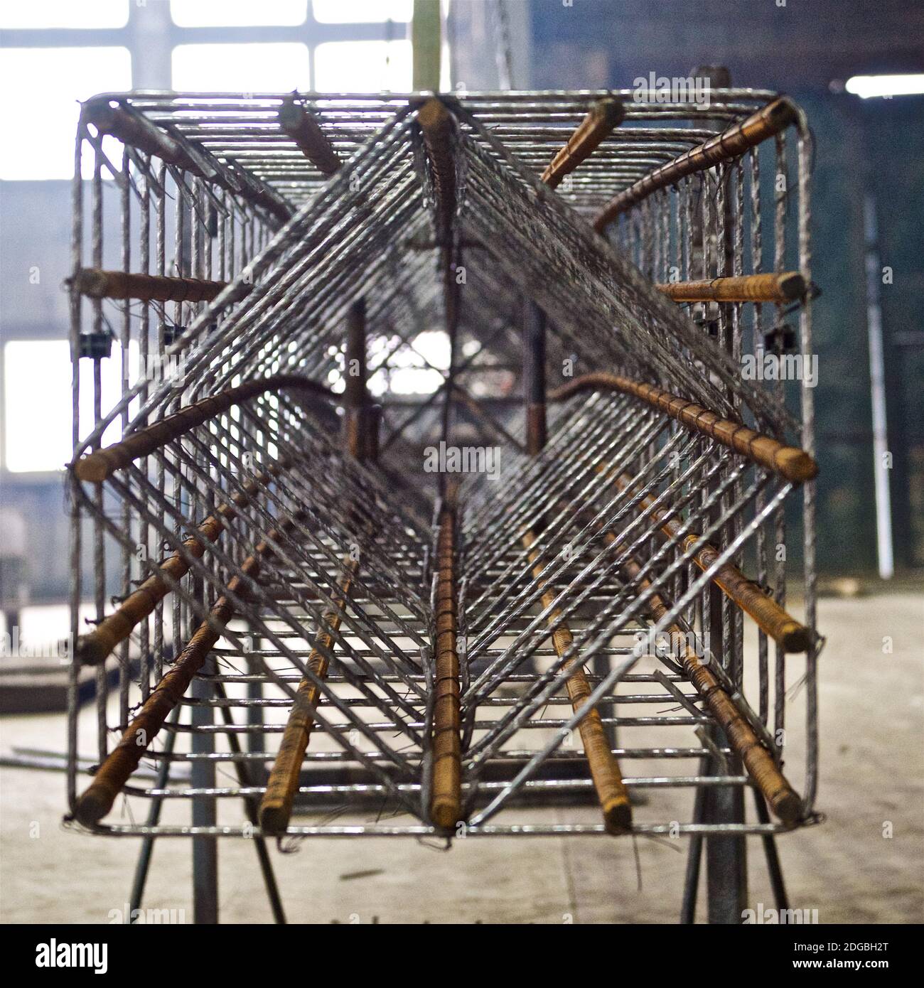 Reinforced concrete columns hi-res stock photography and images - Alamy