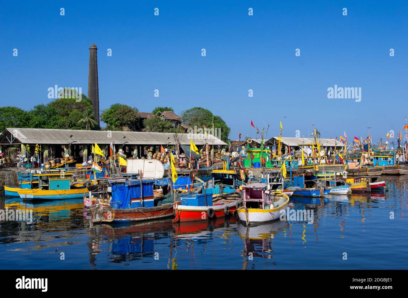 Boats at Sassoon Dock, Mumbai Stock Photo - Alamy