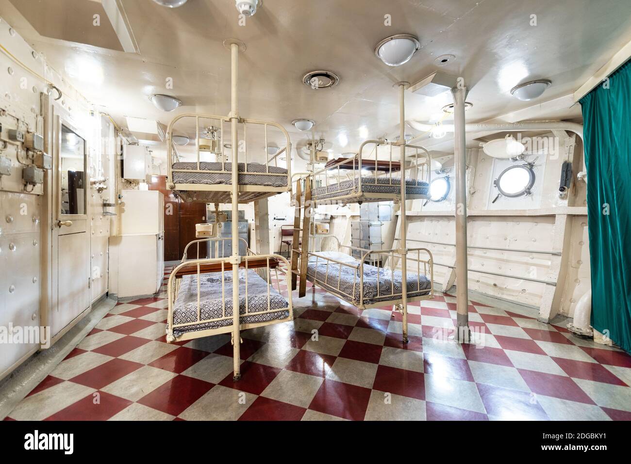 Inside destroyer ship hi-res stock photography and images - Alamy