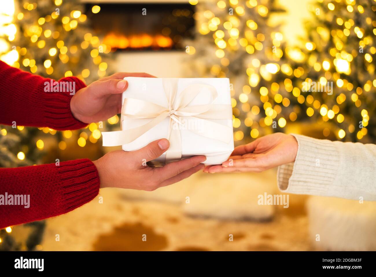 Woman anonymous home family hi-res stock photography and images - Alamy