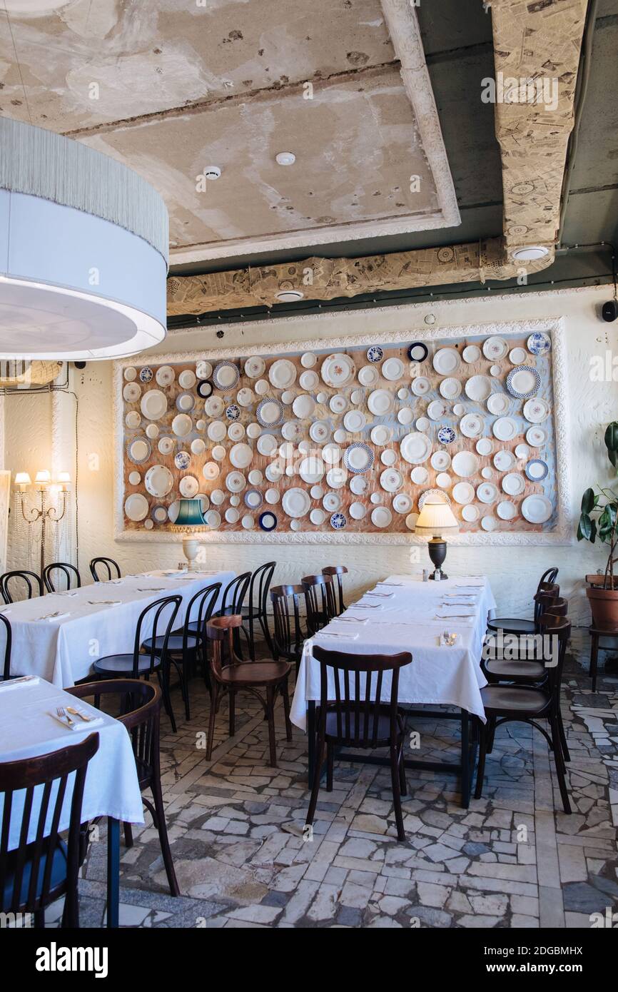 Empty Restaurant interior Stock Photo - Alamy