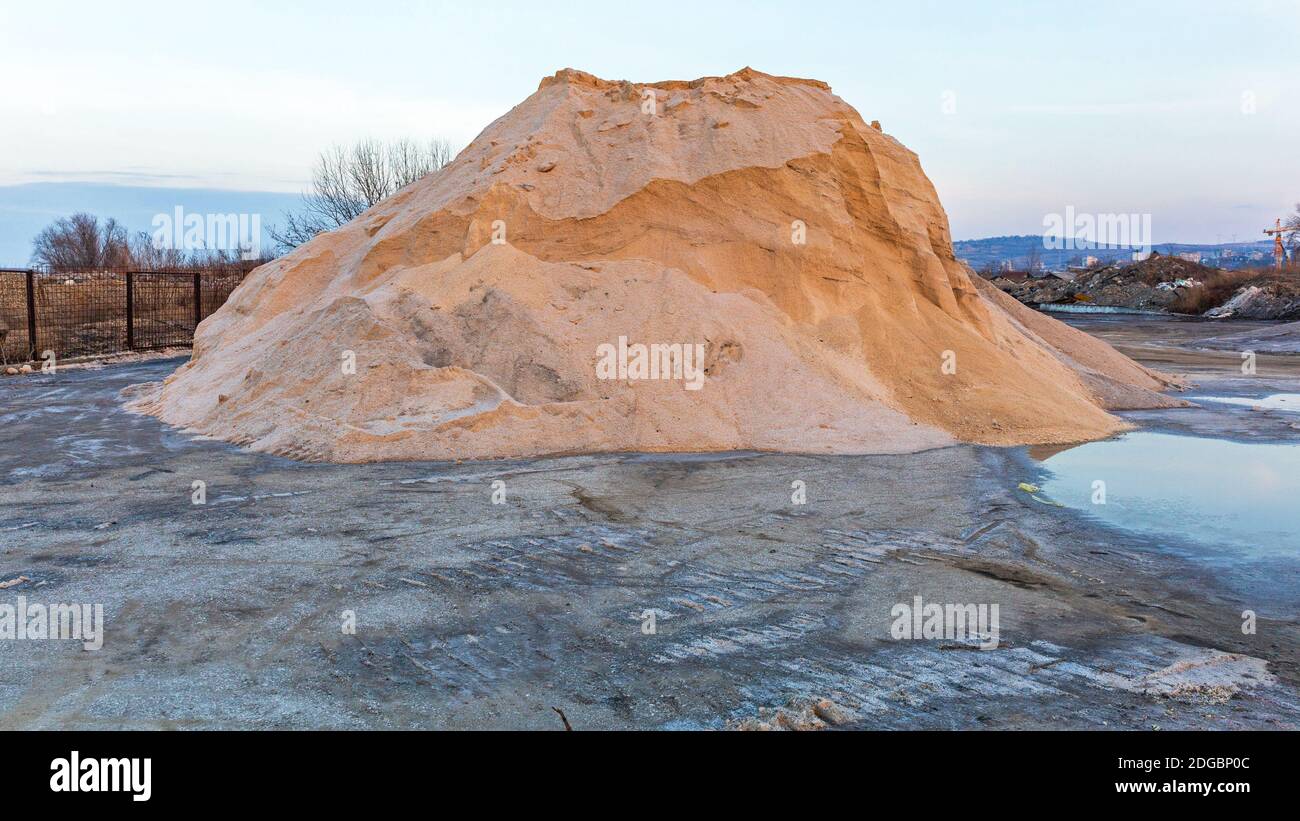 Rock salt storage hi-res stock photography and images - Alamy
