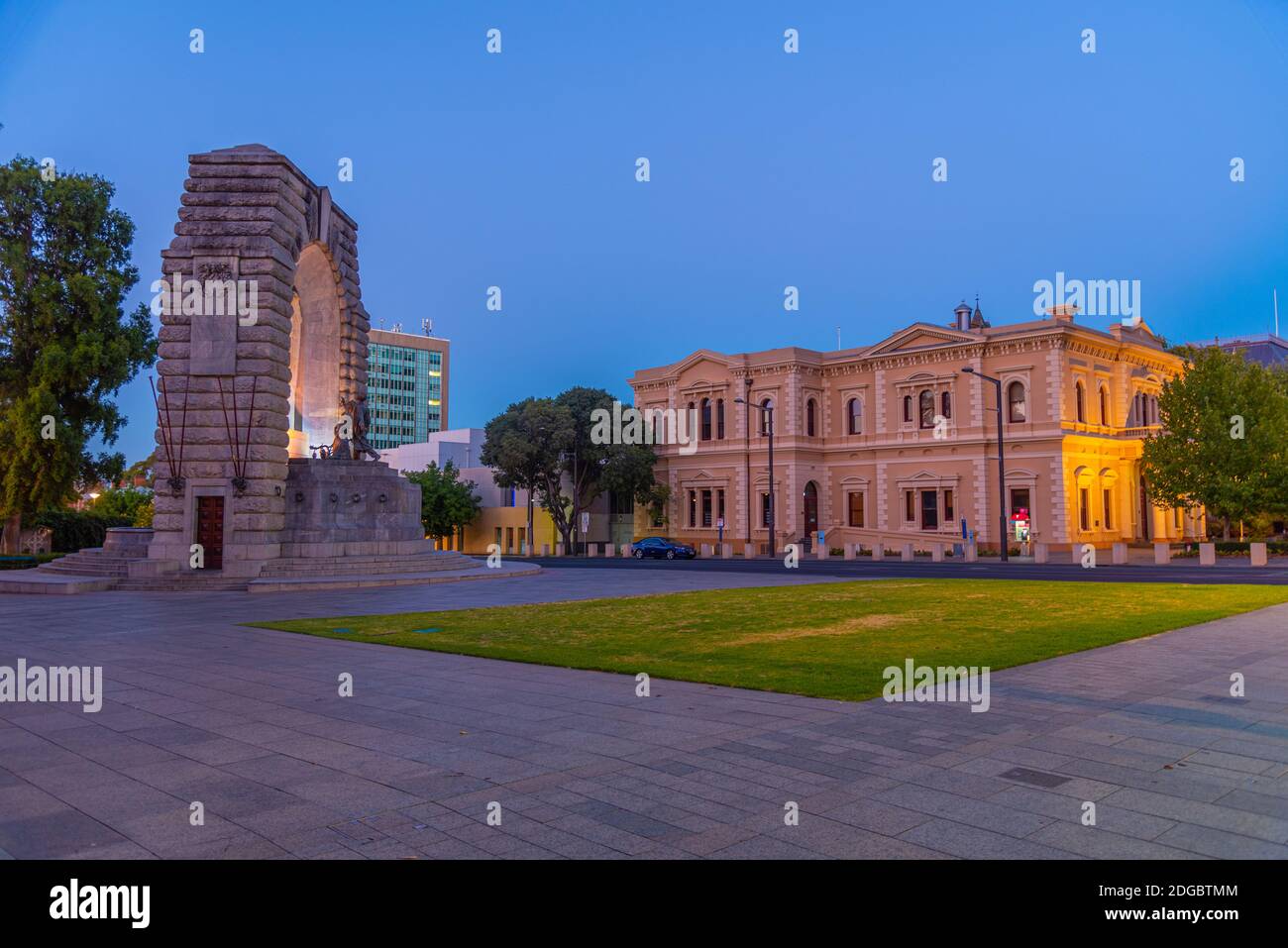 Sunset view of state library and national war memorial in Adelaide ...