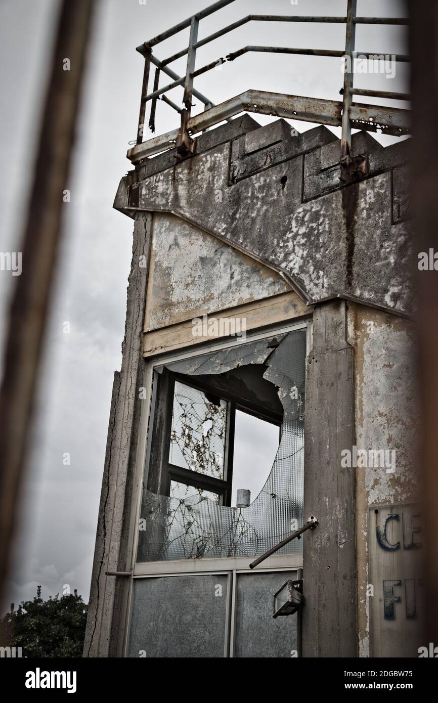 Vintage glass window pane texture hi-res stock photography and images ...