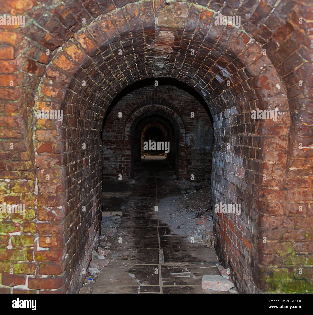 Arched entrance to passage hi-res stock photography and images - Alamy